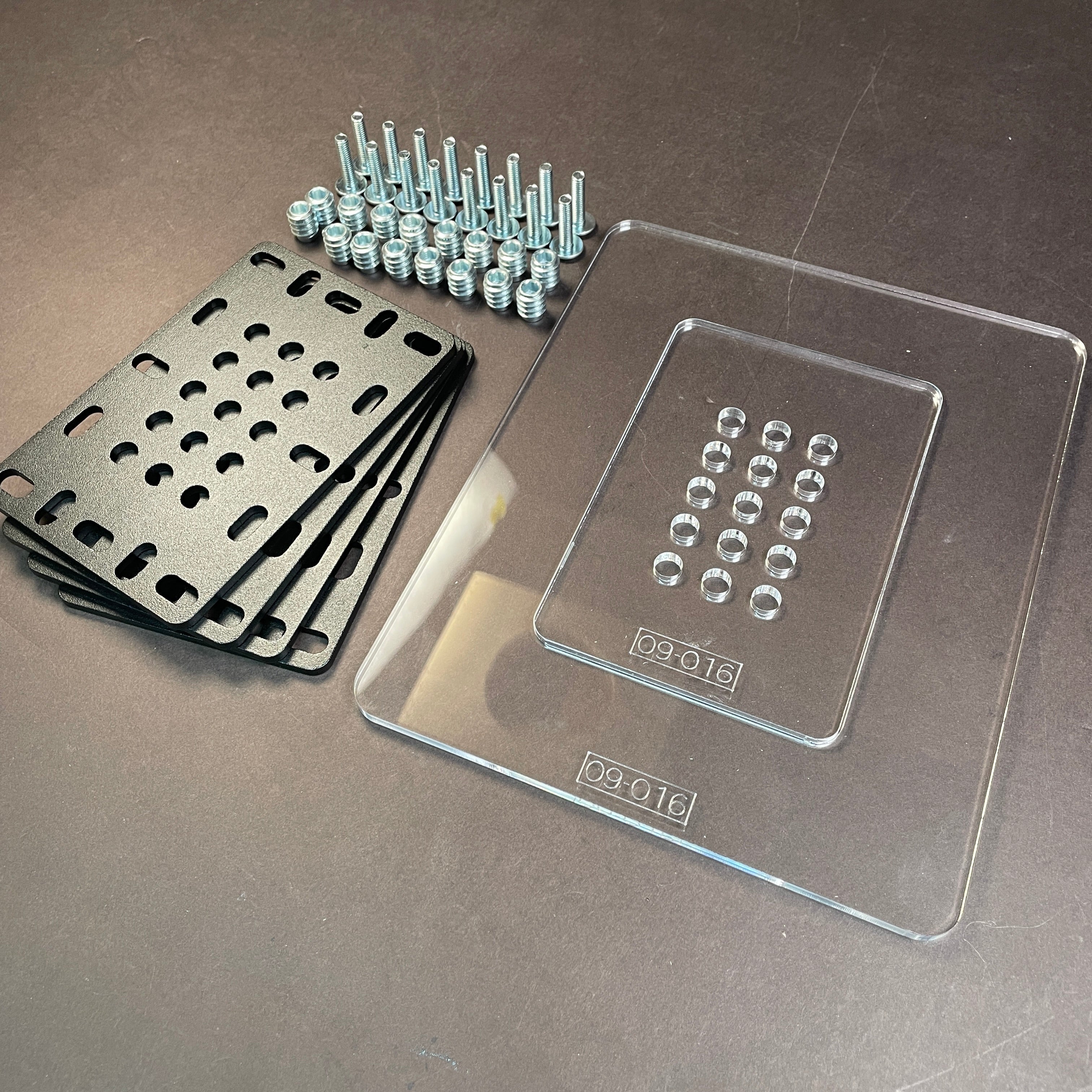 Universal Mounting Plates – Bear Hollow Supply